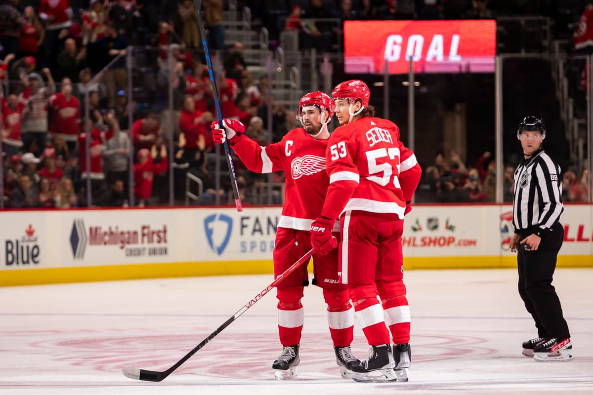 Giving out awards to the 2021–22 Red Wings MVP, LVP, and top rookie